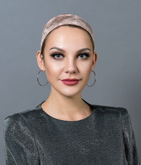 The Expert Guide on How to Secure a Wig